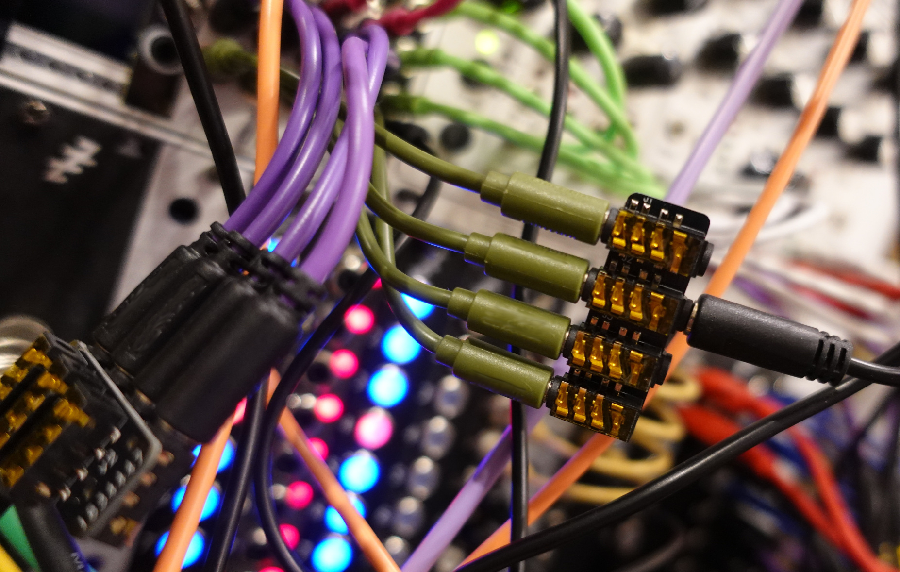 Quad Voice Modular Synth – 4voice polyphonic with one cable. Quad voice ...